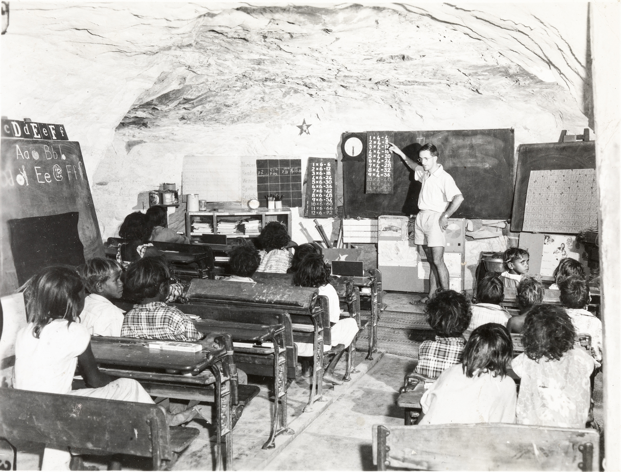 The Gogo Cave School | State Library of Western Australia
